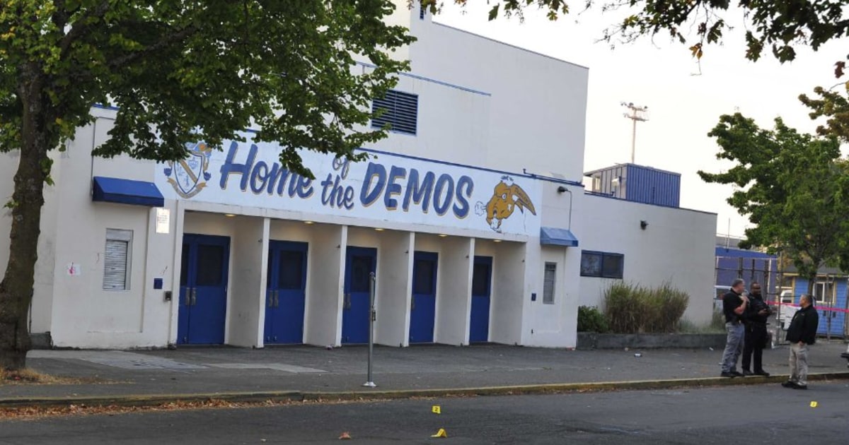 2 students injured in shooting near Portland high school