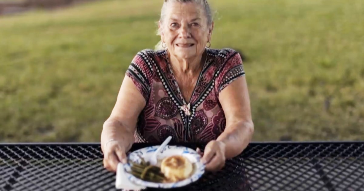 Arizona woman sues city after being arrested for feeding homeless people