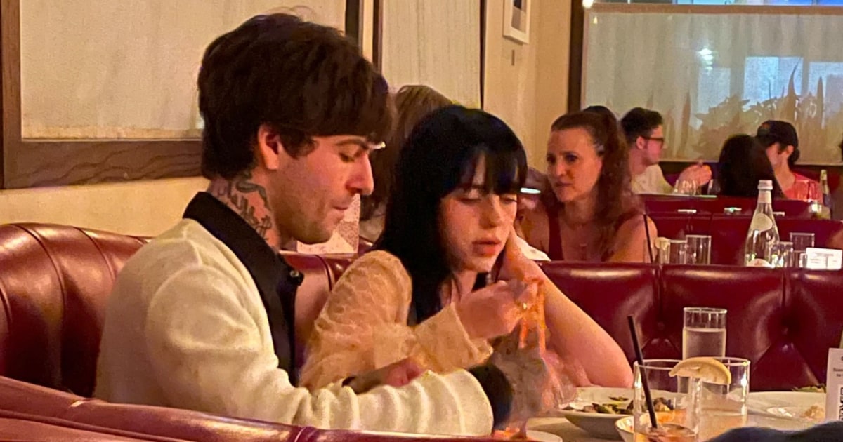 Billie Eilish y Jesse Rutherford confirman su romance con tierno beso ...