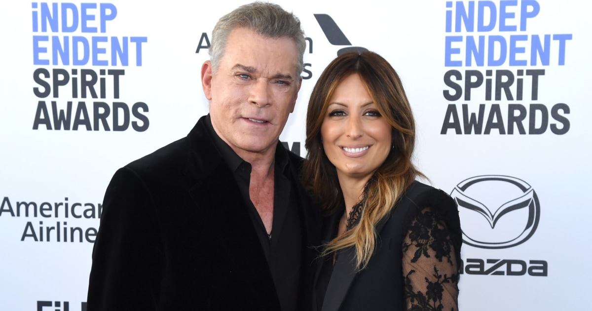 Prometida de Ray Liotta homenajea al actor a 6 meses de su muerte