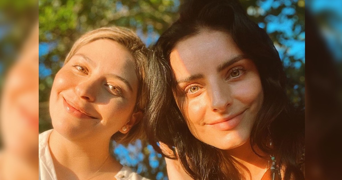 Aislinn Derbez celebra que su hermana Michelle se comprometió