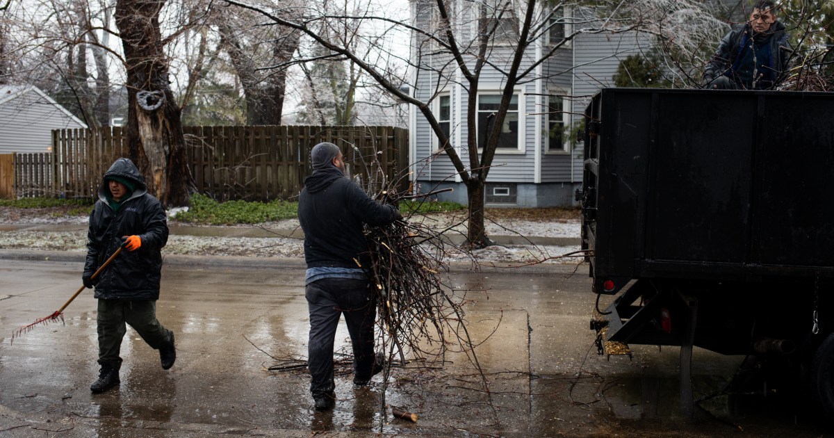 Medio millón de residentes siguen sin suministro eléctrico en Michigan ...