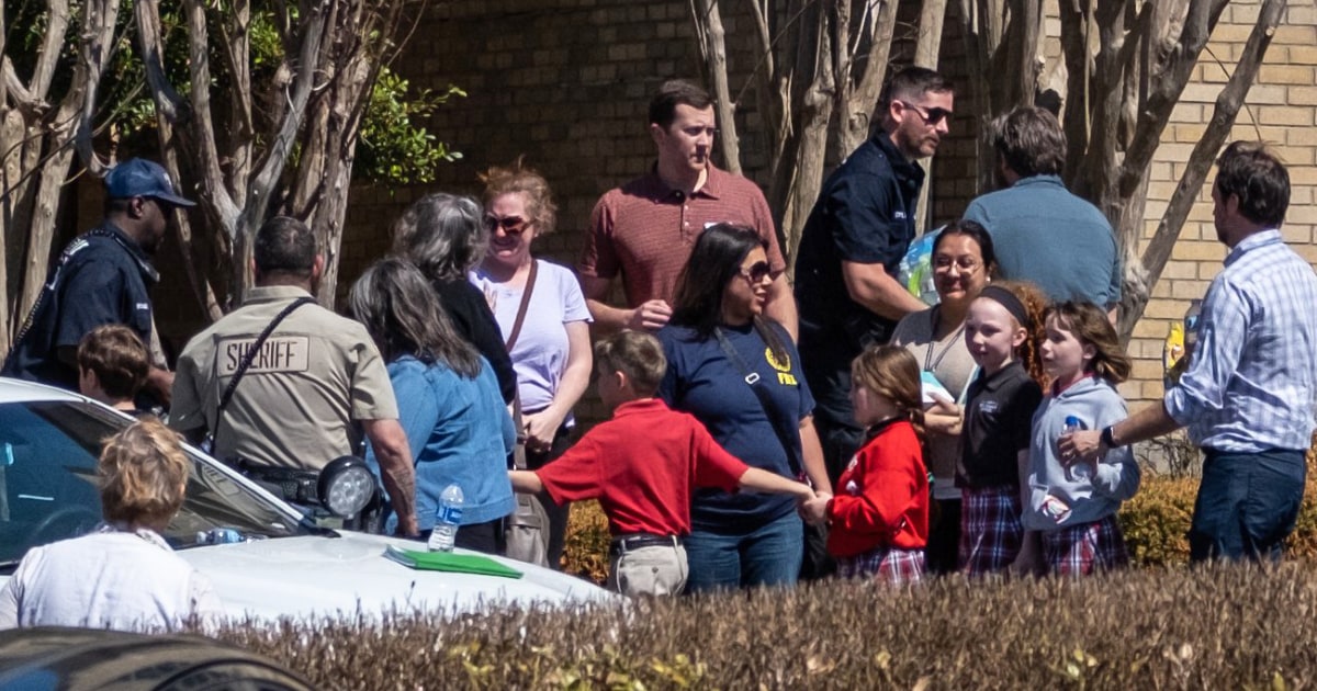 Nashville school shooting: Community comes together to mourn