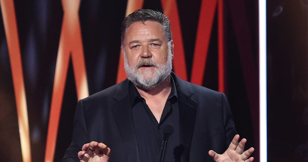 Russell Crowe anunció la muerte de un ser querido en sus brazos