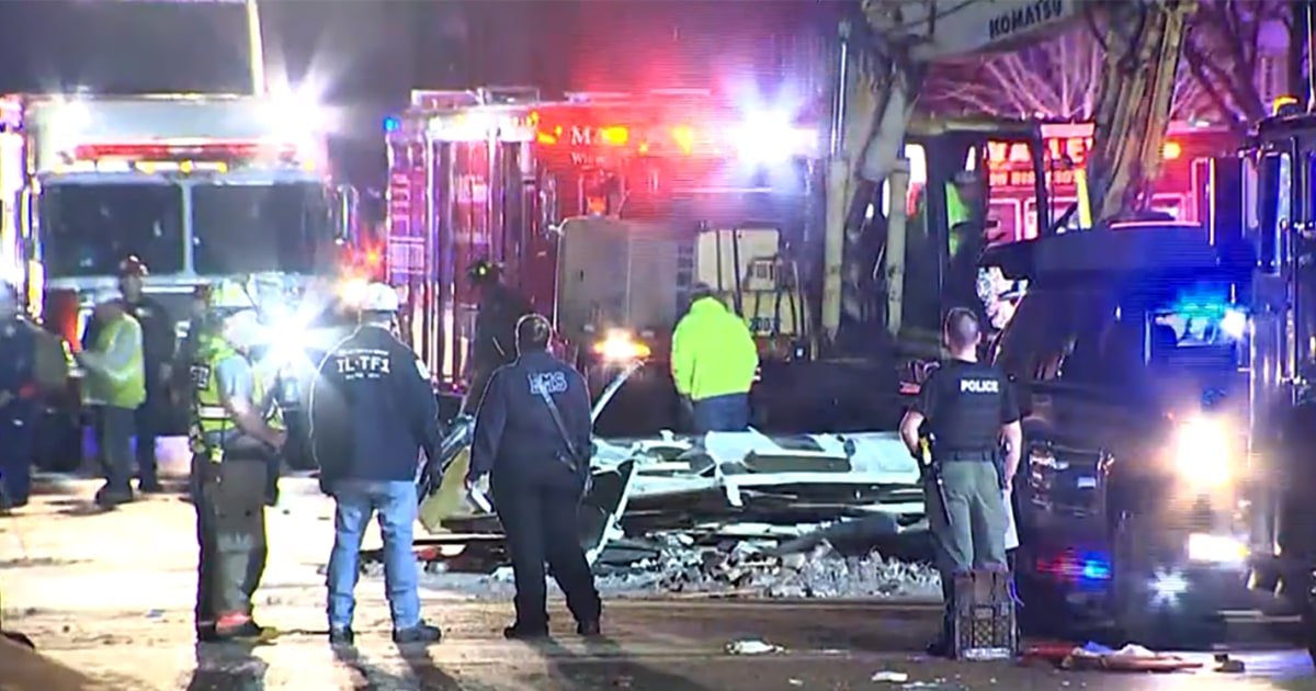 At least 1 killed, dozens injured in concert roof collapse in Illinois