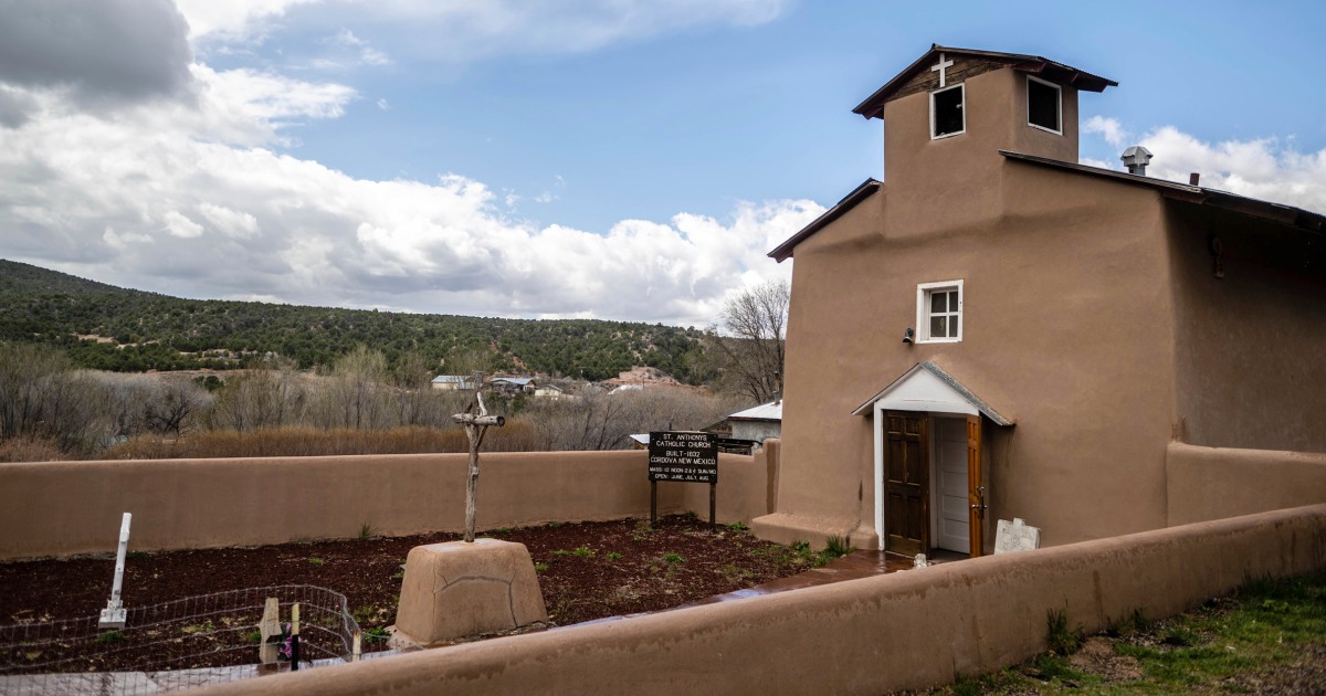 New Mexico Spanish descendants work to preserve 400-yr adobe churches