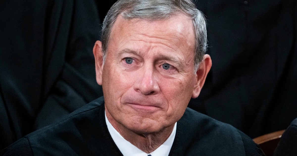 John Roberts helps Trump officials by keeping freeze on foreign funds ...