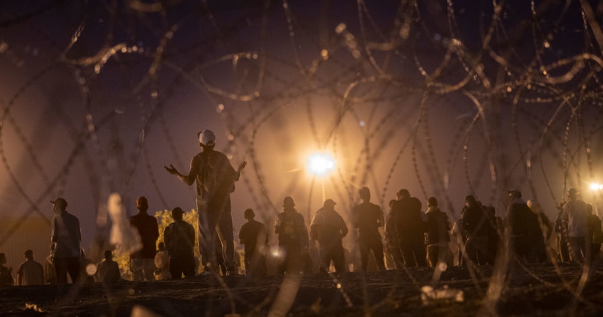 Biden advierte que la situación en la frontera será "caótica durante un tiempo" ante el fin del ...