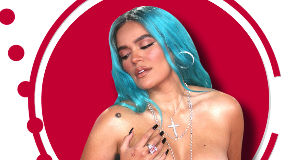 Karol G presume el ‘makinón’ con minifalda y eleva la temperatura en ...