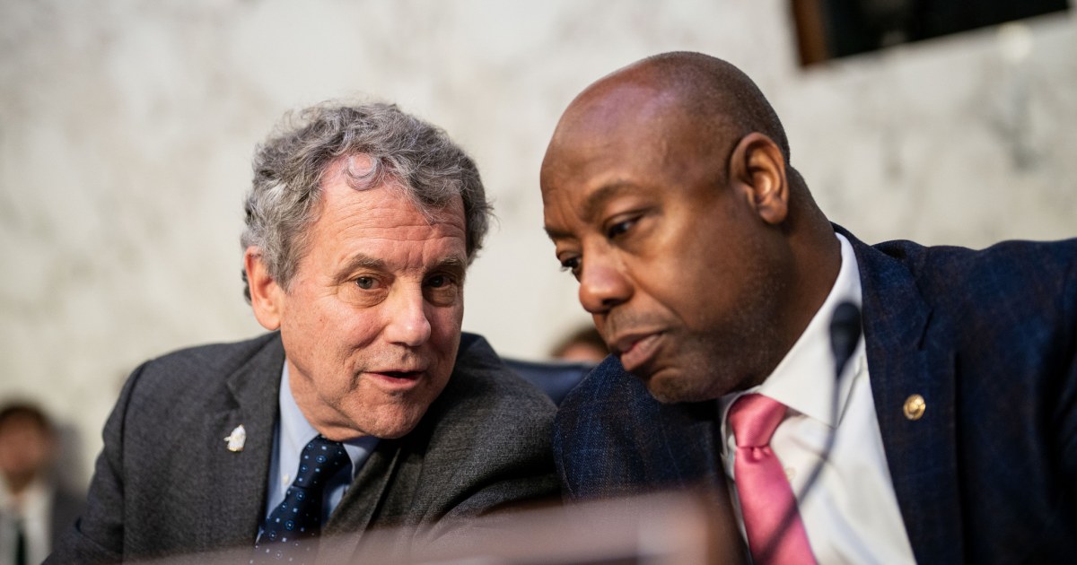 Senate bill would claw back pay from executives of failed banks