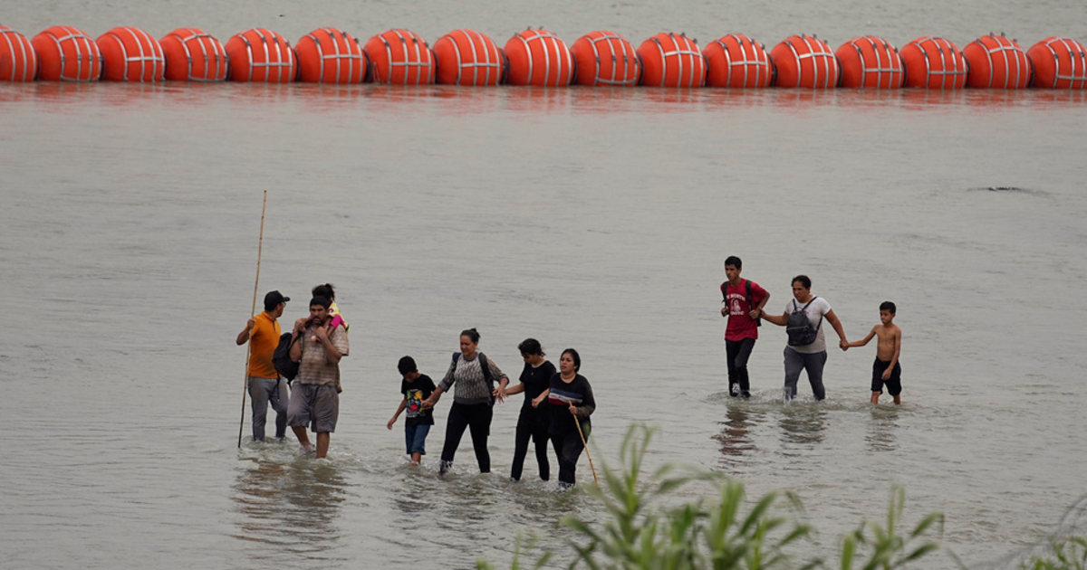 México pide a EE.UU. que retire la ‘frontera acuática’ instalada por ...