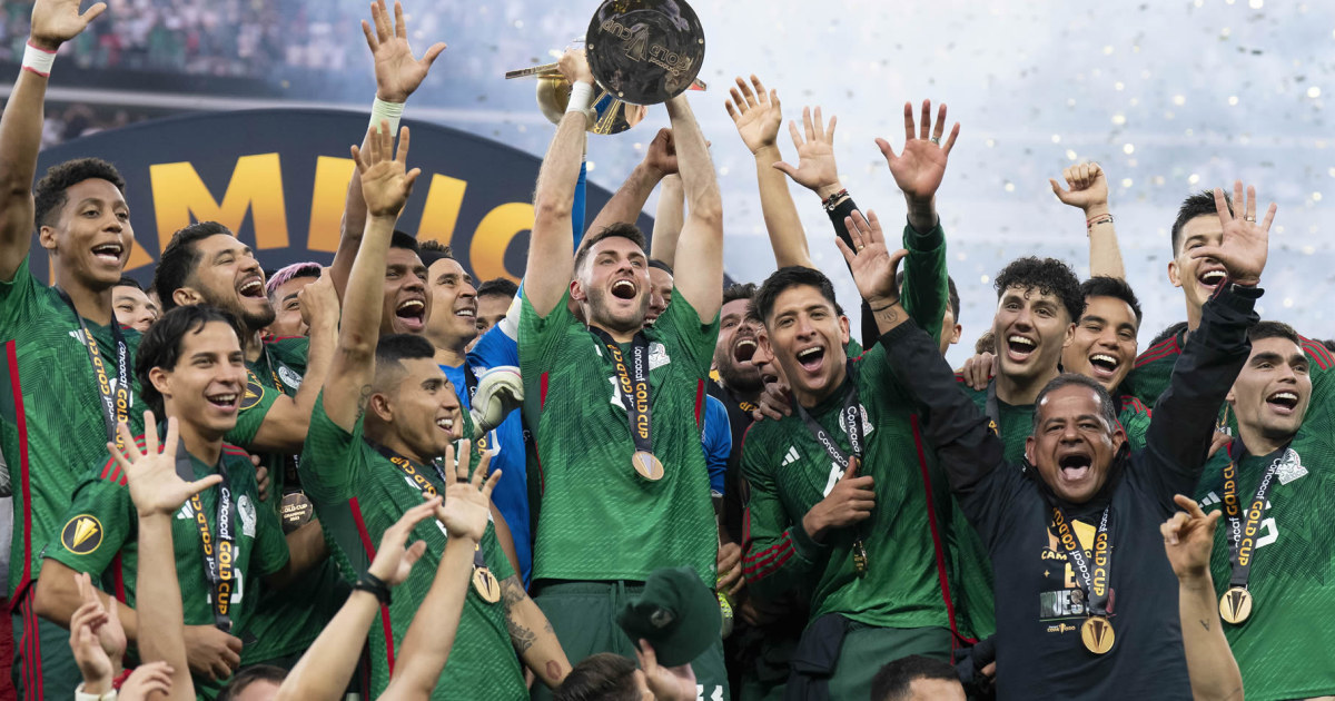 Con gol de Giménez, el Tri supera a Panamá y gana la Copa Oro