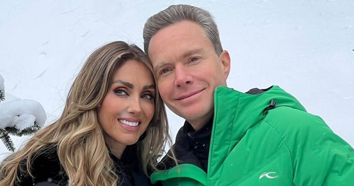 Esposo de Anahí dice que sufre desequilibrio tras lesión en el oído