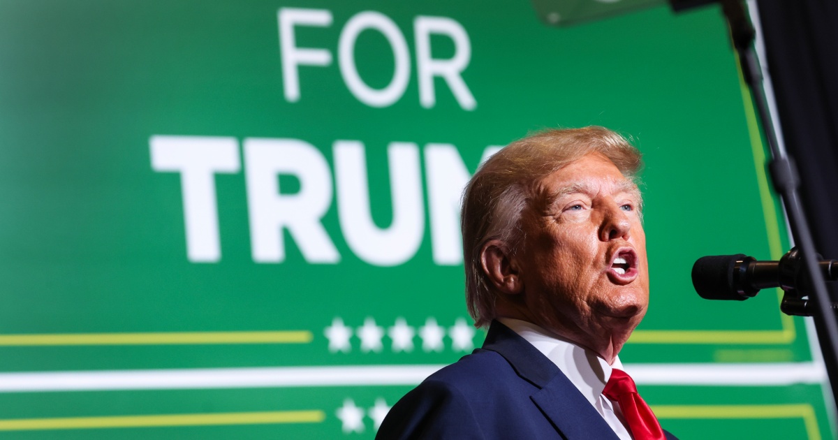 Eyes on 2024: Trump still dominates in new Iowa poll