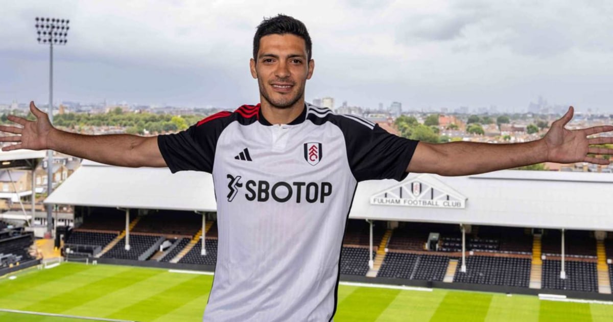 Jiménez celebra debut triunfal del Fulham en la Premier League