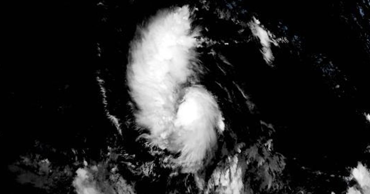 Hurricane Lee: Storm strengthens to Category 1 hurricane