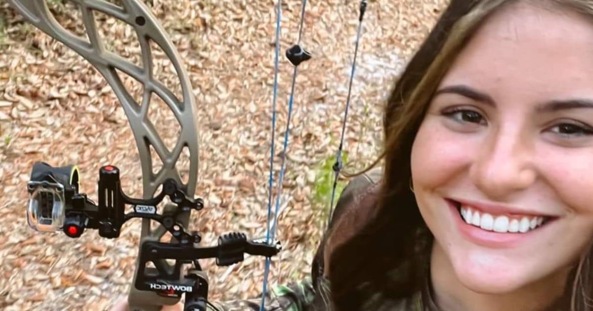 Florida girl, 16, dies after being struck by lightning while hunting ...