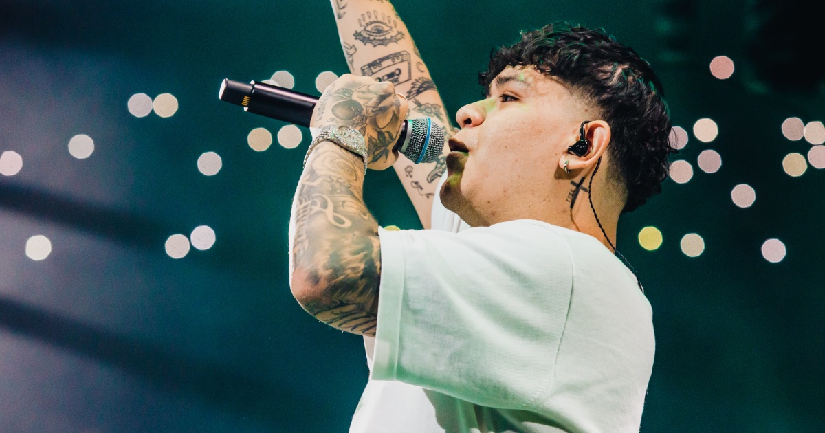 Junior H se une a Grupo Frontera para cantar dolidos ‘En altavoz’