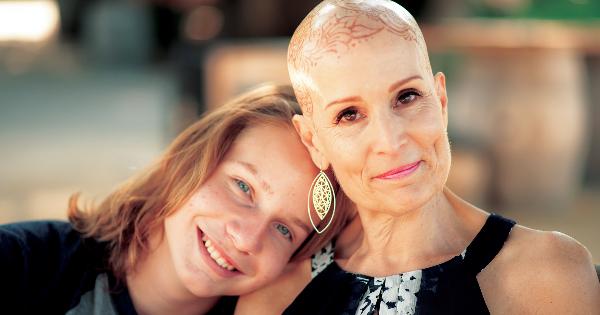 Mujer con cáncer terminal planeó viaje de despedida con su hijo