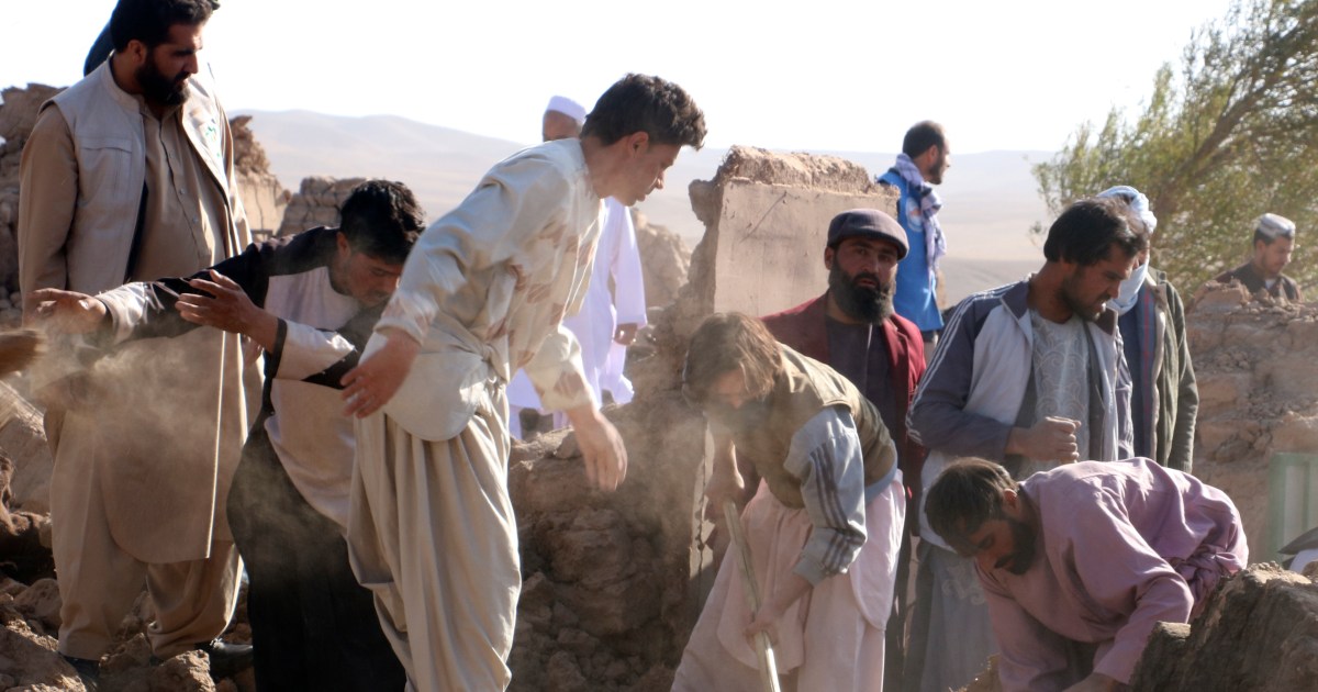 Un sismo en Afganistán causa más de 2,400 muertos: la población busca ...