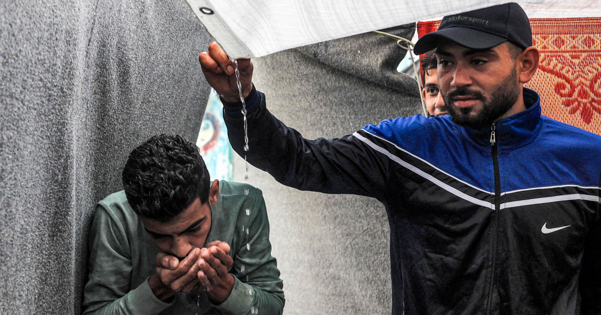 Disease runs rampant in Gaza as clean water runs out