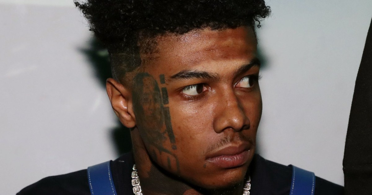 Blueface ataca a una fan durante una presentación en vivo y provoca ...