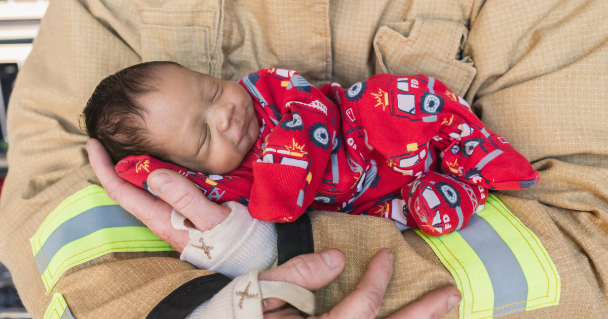 Manos De Bebe Sabado Noche En Vivo