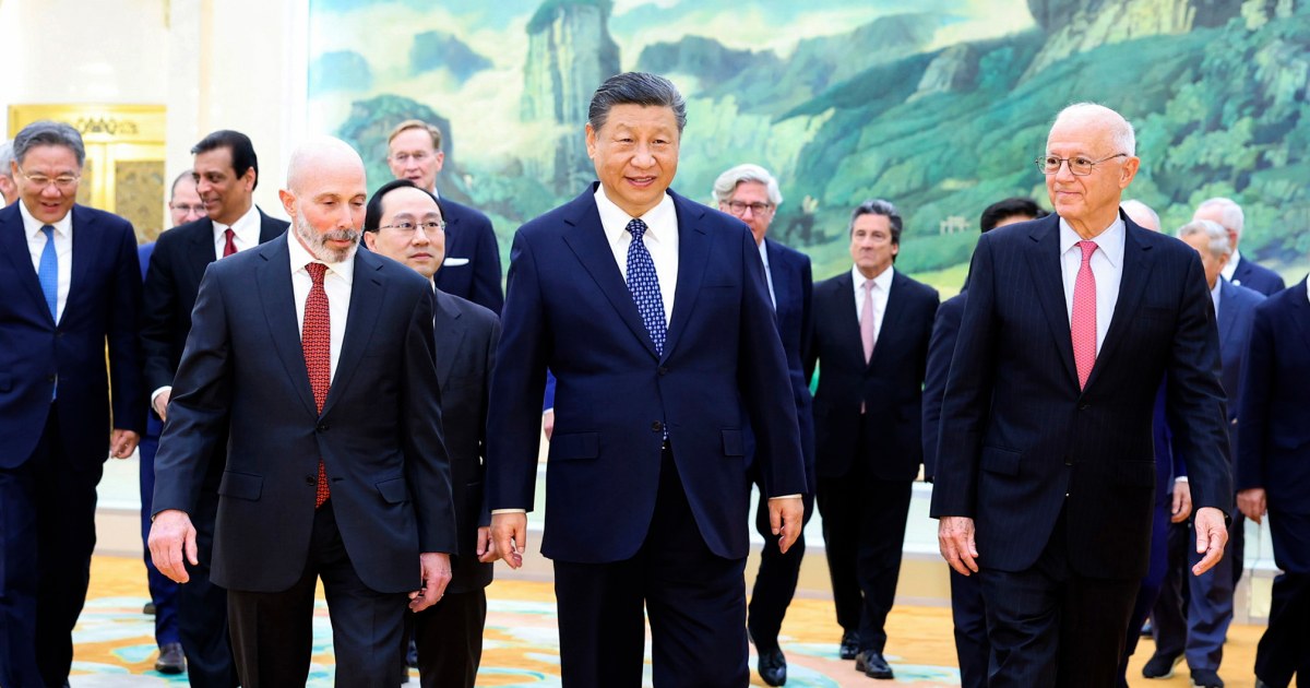 China's Xi meets American CEOs in bid to boost confidence in ailing economy