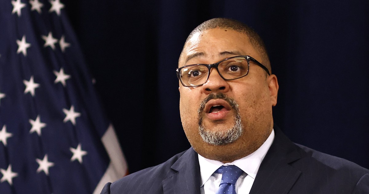 Bragg wants his jury to focus on New York law — not Trump trial antics