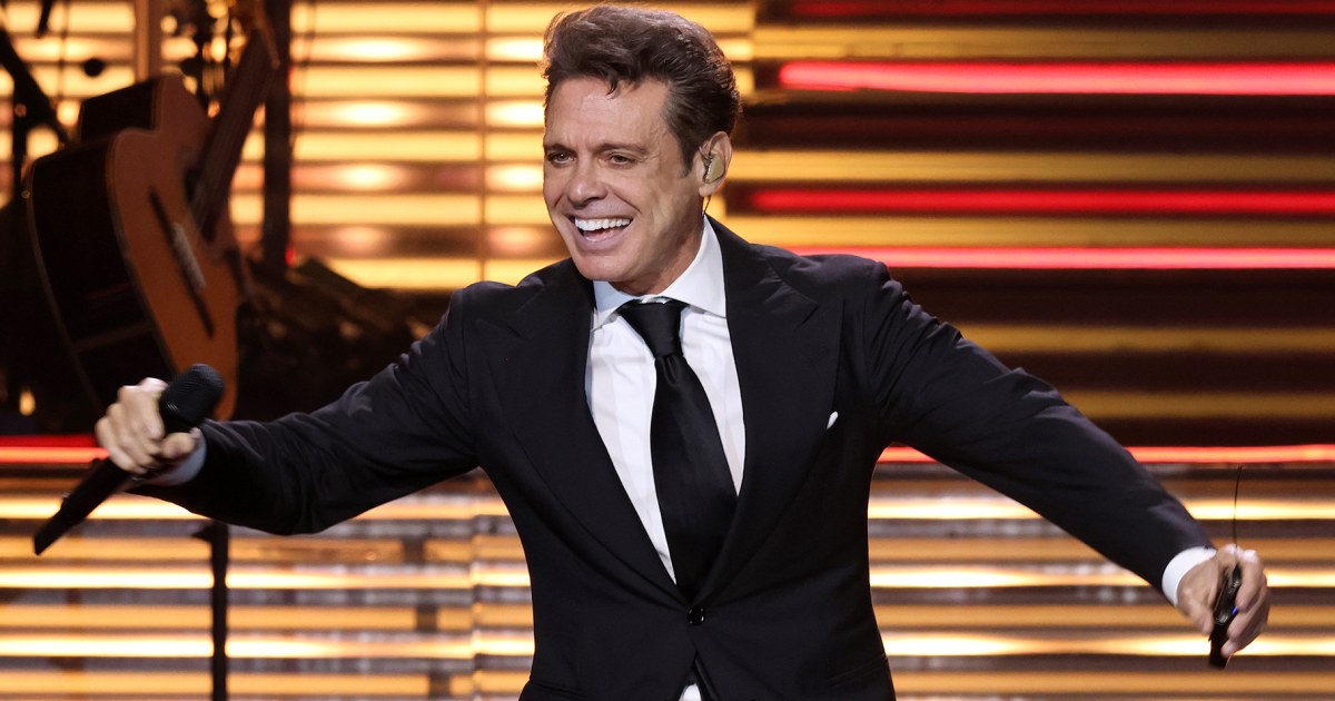 Luis Miguel celebra su cumpleaños 54 y tenemos los detalles