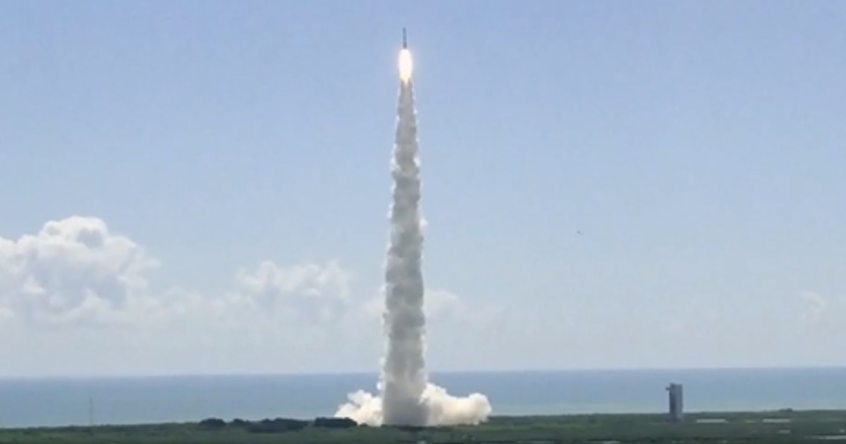 Despega con éxito la nave espacial de Boeing con astronautas de la NASA. Ya viaja hacia la ISS