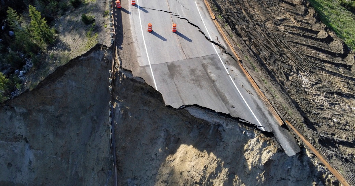 'Catastrophic' landslide closes critical mountain highway between ...
