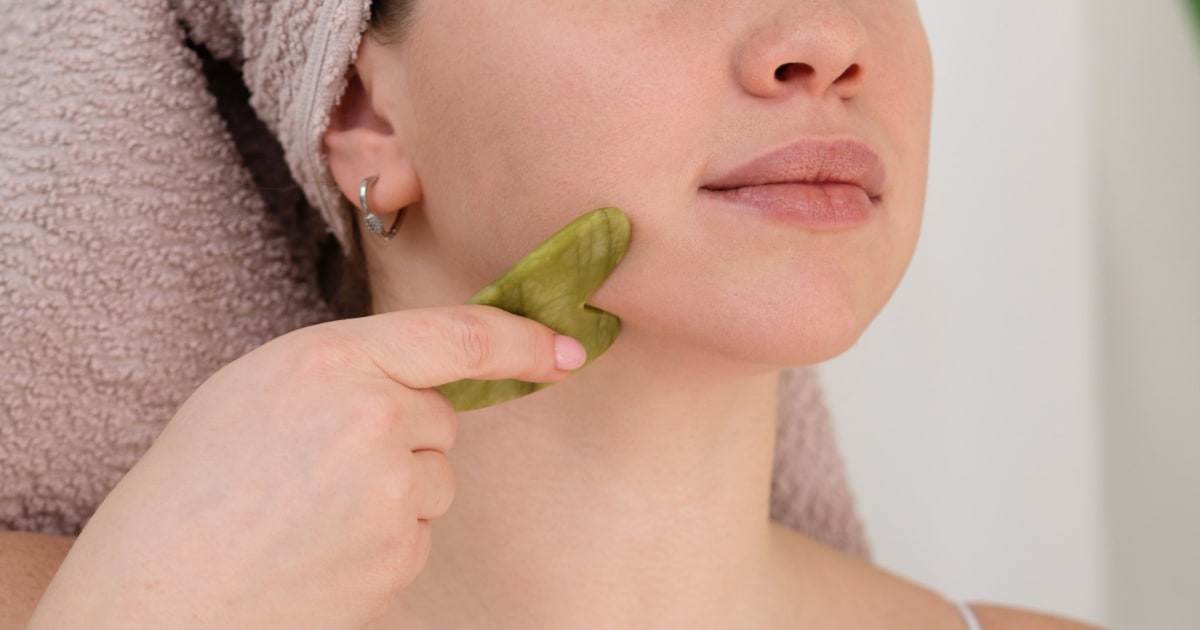 Gua sha benefits and best tools — and how to use a gua sha stone