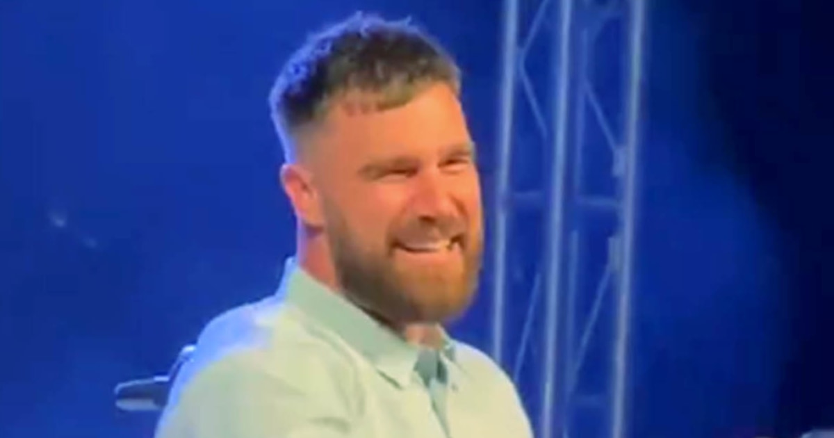Travis Kelce shouts out Taylor Swift after singing '80s classic to win ...
