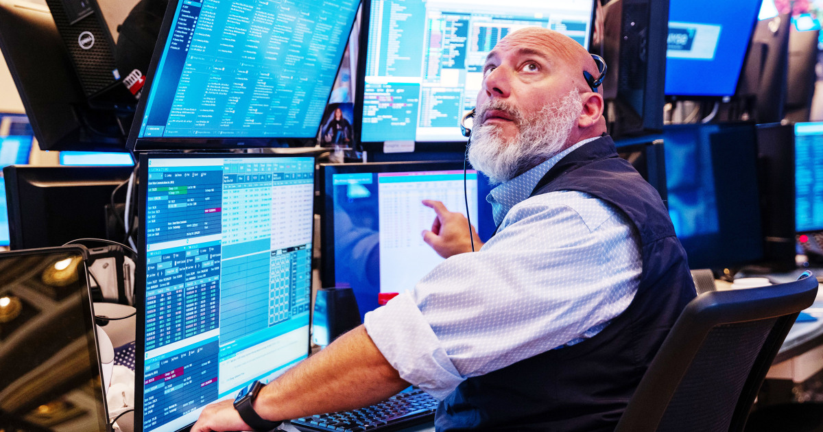 Stocks close higher, clawing back much of the week's losses in major ...