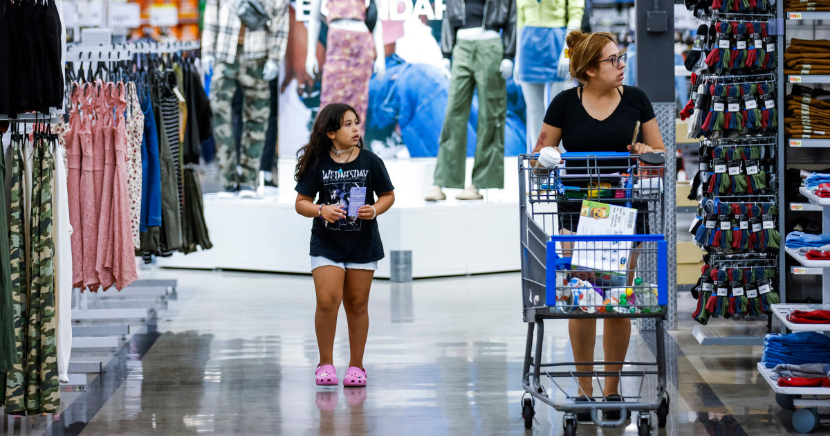 What recession? Walmart says consumers are still spending