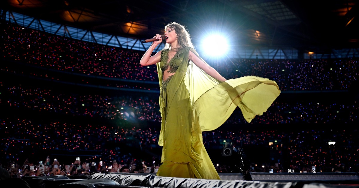 Ryan Reynolds praises Taylor Swift for creating a 'cultural phenomenon'