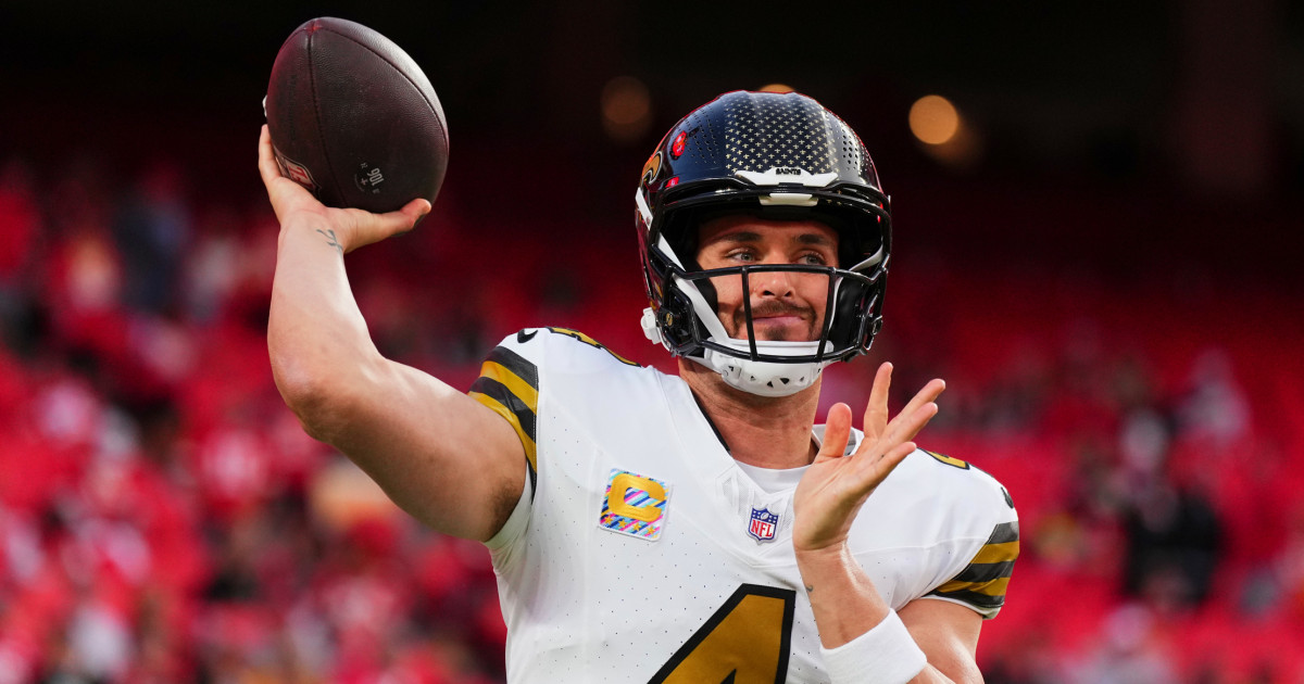 Saints QB Derek Carr will miss multiple games with an oblique injury Saints QB Derek Carr will miss multiple games with an oblique injury