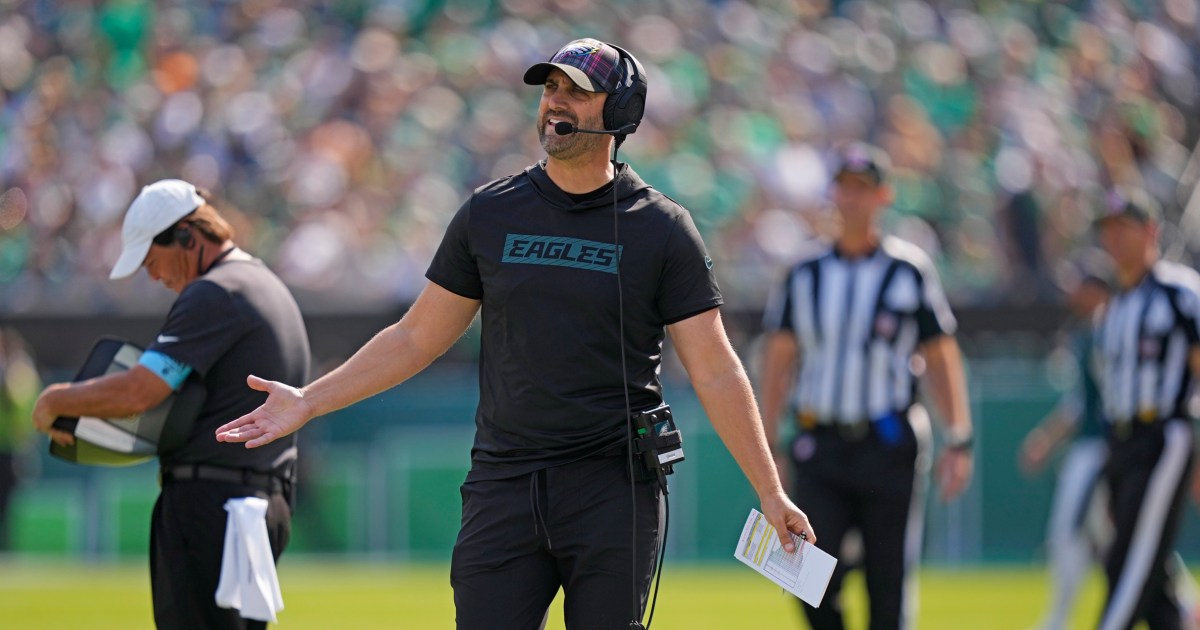 Eagles coach apologizes for yelling and gesturing angrily at fans in ...