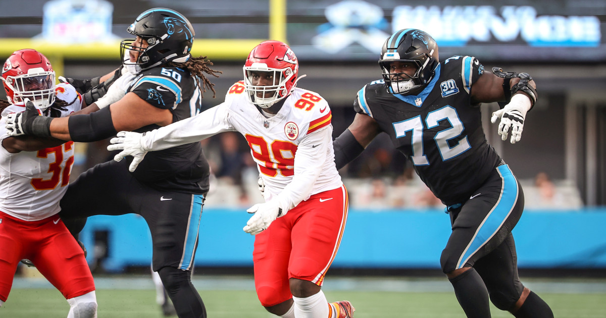 Video shows Chiefs player Tershawn Wharton catch child who fell from ...