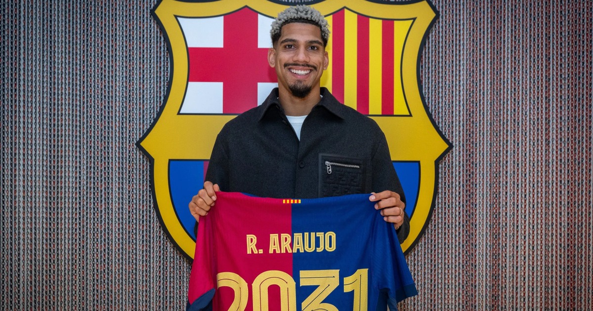 Ronald Araújo renueva con el Barcelona hasta 2031