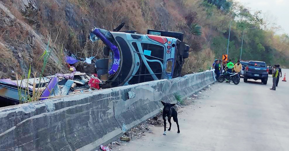 Thailand bus overturns, killing at least 18 passengers