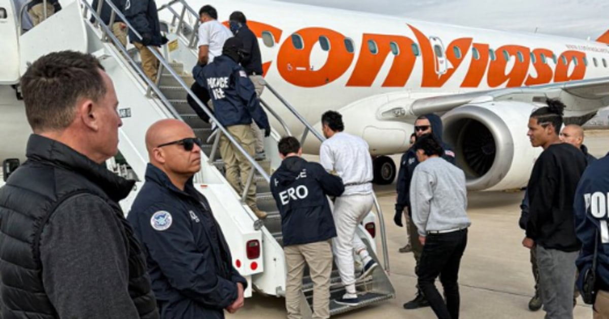 Llegan a Venezuela dos aviones con inmigrantes deportados por Estados ...