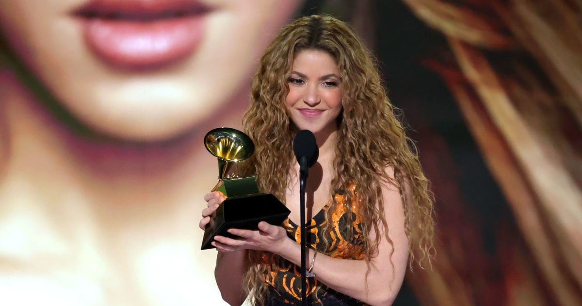 Shakira thanks her 'immigrant brothers and sisters' in Grammy ...