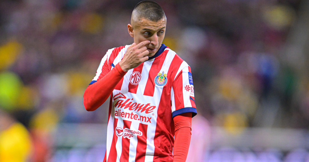Roberto “Piojo” Alvarado, la pieza clave de Chivas contra Cruz Azul