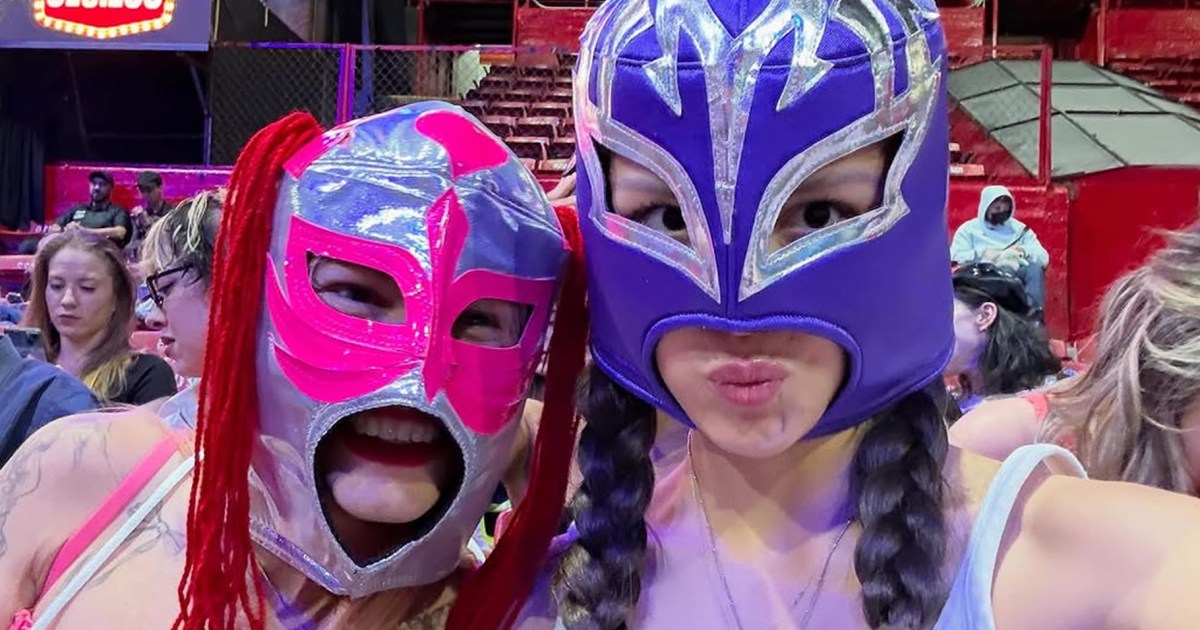 Olivia Rodrigo se deja cautivar por la Lucha Libre en México