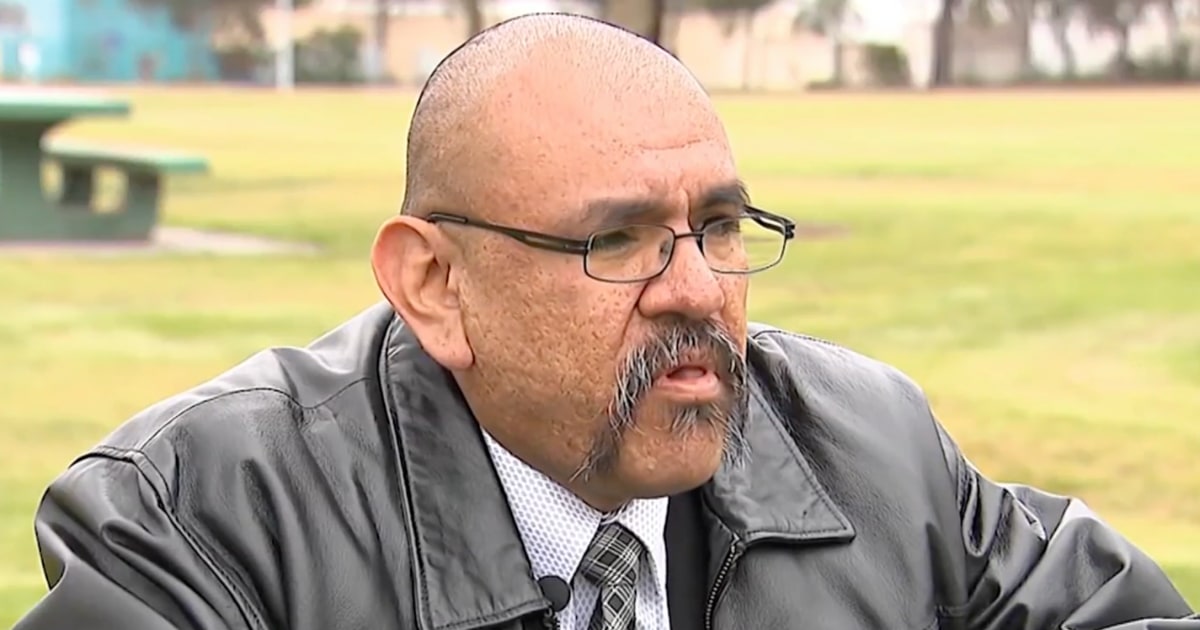 DHS le ordena a otro ciudadano estadounidense, un activista latino, que ...