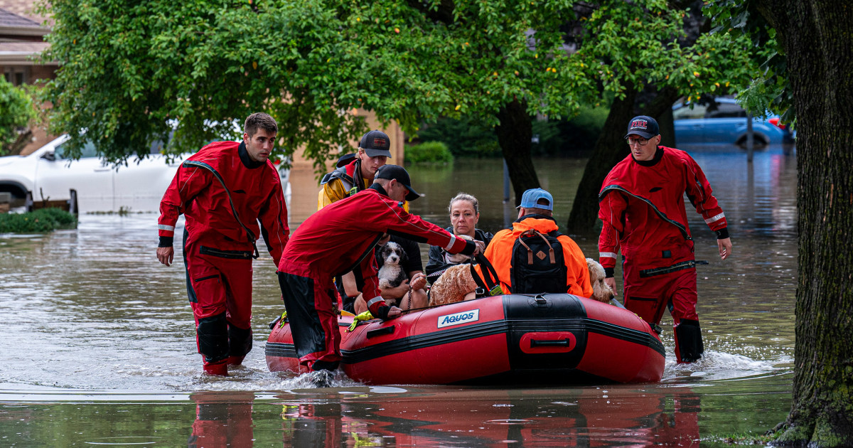 Severe storms knock out power and close roads in Midwest as flooding ...