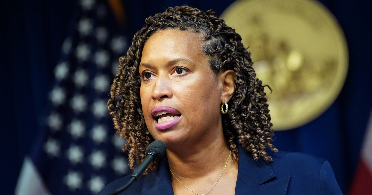 As Democrats slam Trump's D.C. crackdown, Mayor Bowser walks a fine line