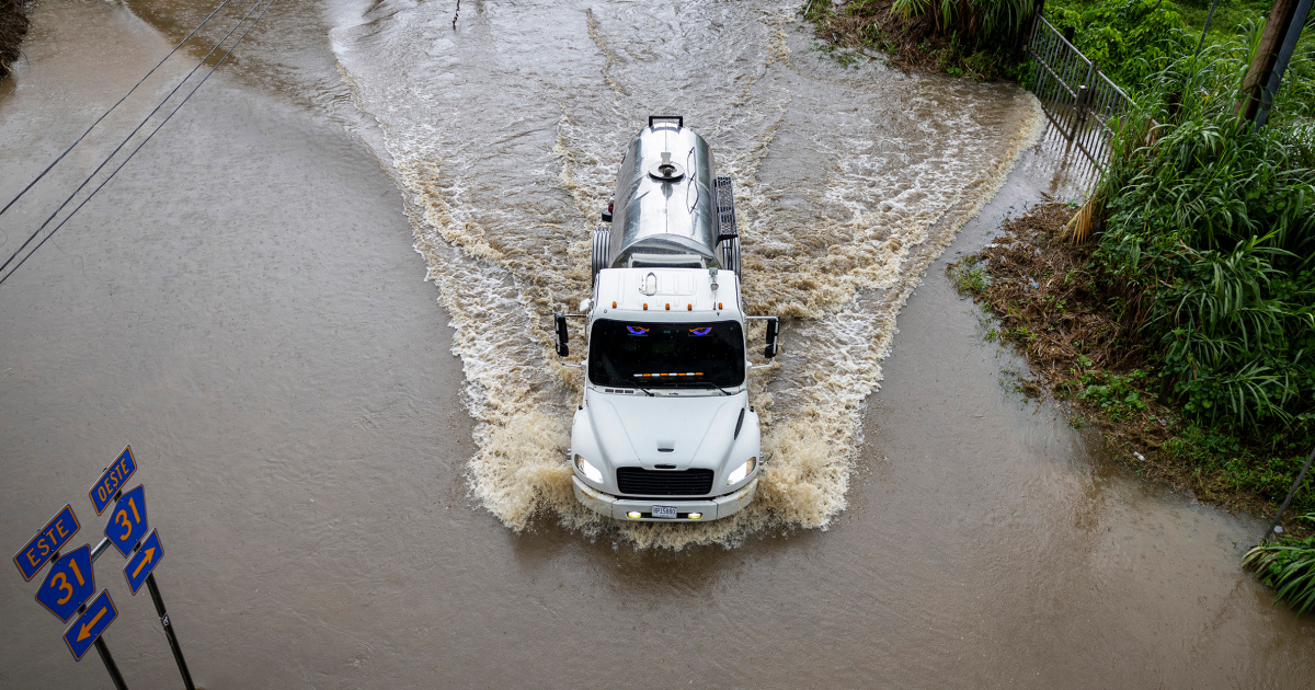 Thousands without power in Puerto Rico as Hurricane Erin pummels region